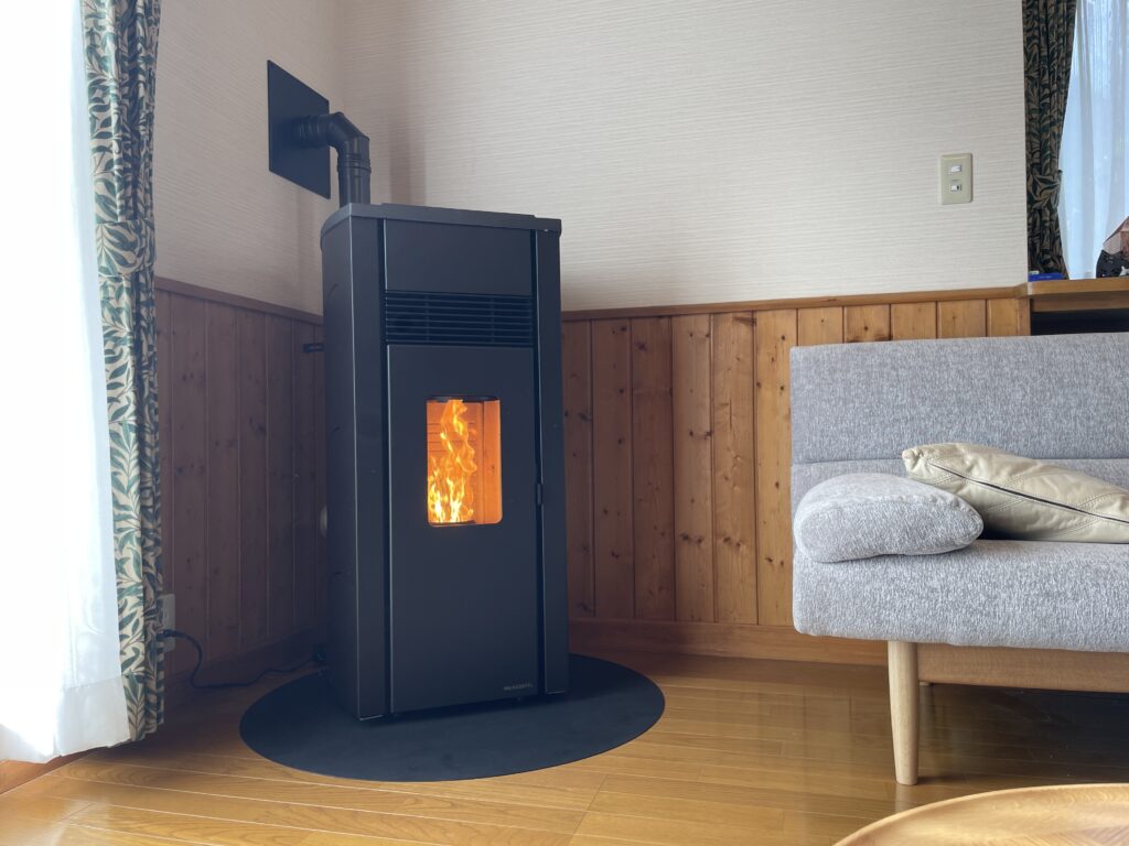 LIA（山梨県 北杜市小淵沢町） のペレットストーブ導入事例 - studio pellet