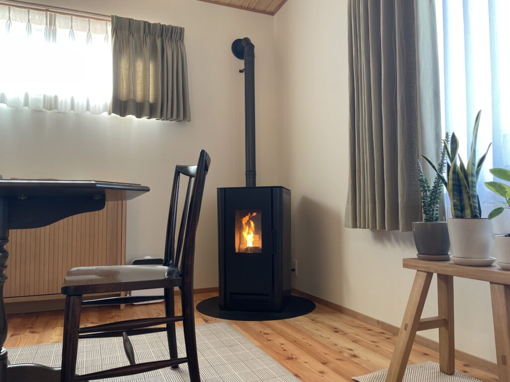 ほのか（山梨県 北杜市高根町） のペレットストーブ導入事例 - studio pellet