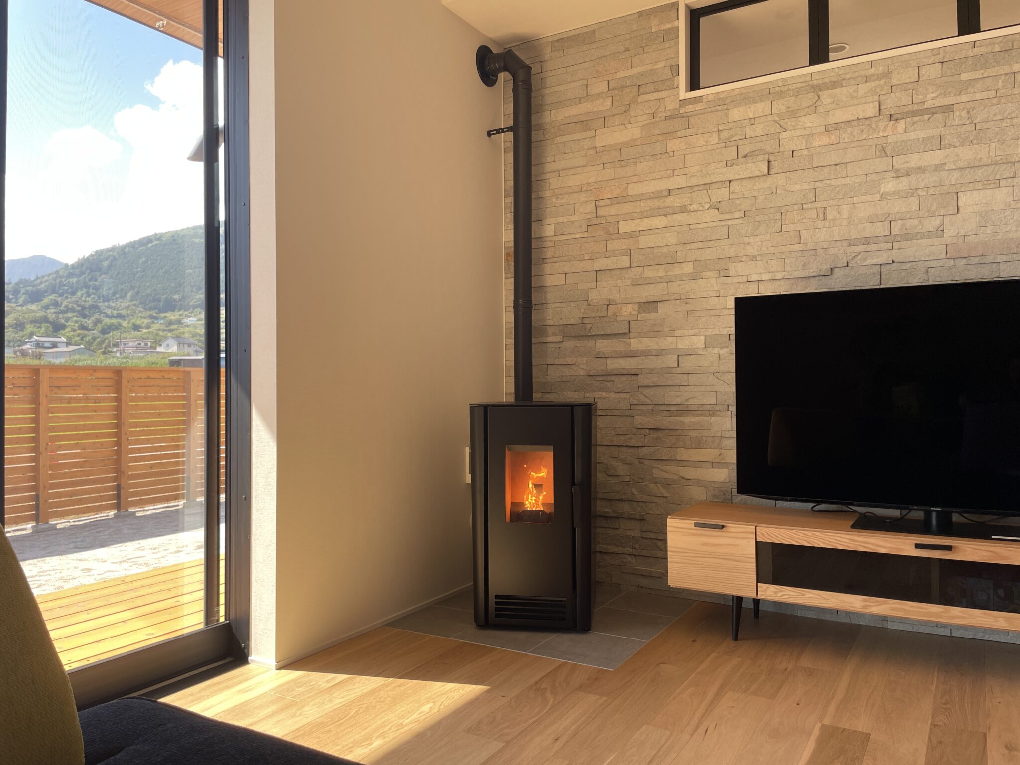ほのか ALPHA ED.（山梨県 南アルプス市） のペレットストーブ導入事例 - studio pellet